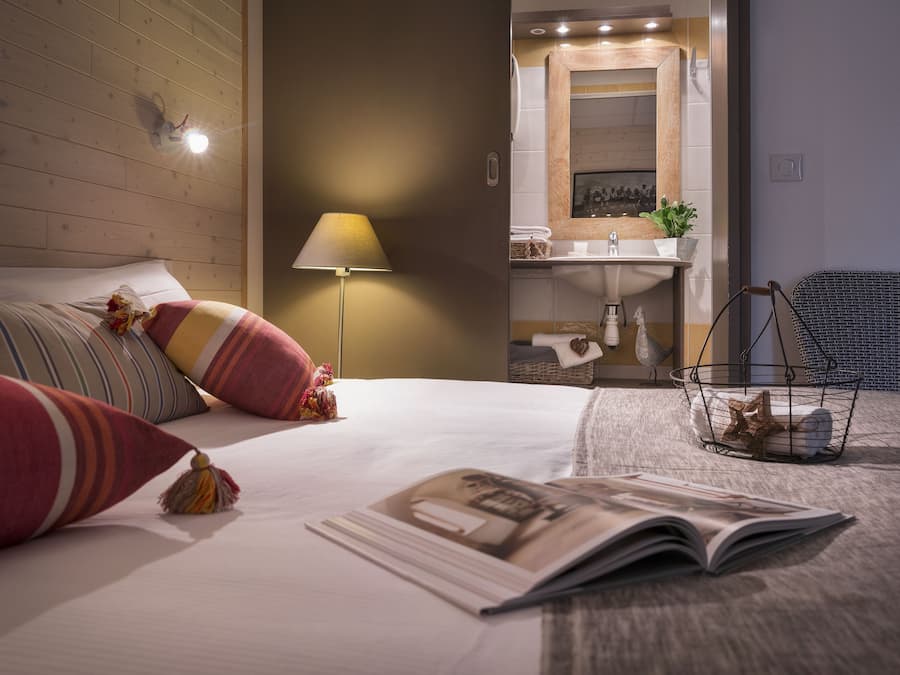 Secretária, quartos insonorizados, Wi-fi grátis