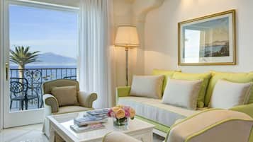 Comfort Royal Suite, banheira de hidromassagem no terraço | Vista para praia/oceano