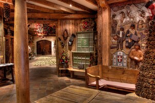 Área de estar no saguão