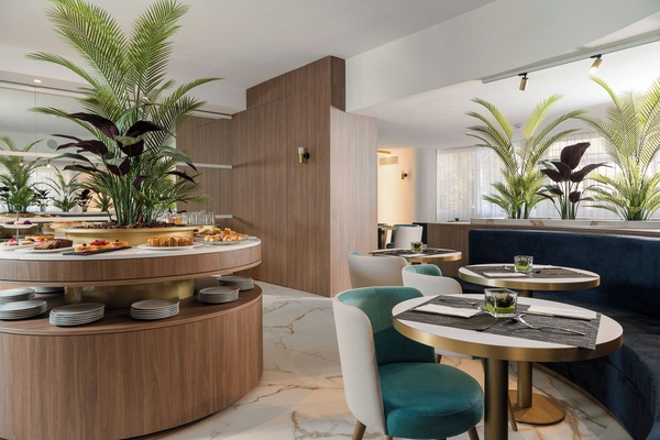 Café da manhã com buffet todos os dias mediante uma taxa
