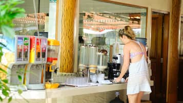 Pequeno-almoço preparado no momento diário (5.1 USD por pessoa)