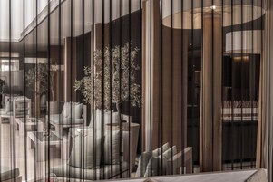 Área de estar no saguão