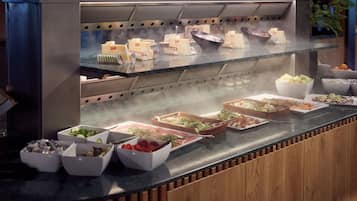 Pequeno-almoço tipo buffet diário (21.5 EUR por pessoa)