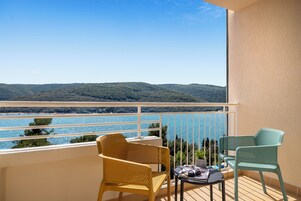 Superior Triple Room, Balcony (Seaside) | Vista do quarto
