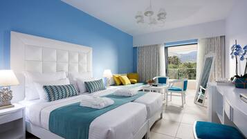 Quarto casal luxo, vista para o jardim | Frigobar, cofres nos quartos, ferros/tábuas de passar roupa