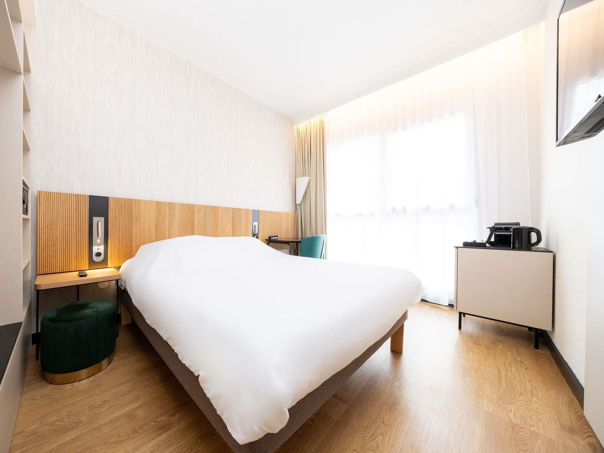 Quarto Clássico, 1 cama de casal | Roupa de alta qualidade, camas de colchão viscoelástico, minibar 