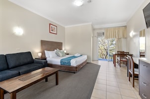 Quarto Executivo, 1 cama king-size | Cortinas/cortinados opacos, quartos insonorizados