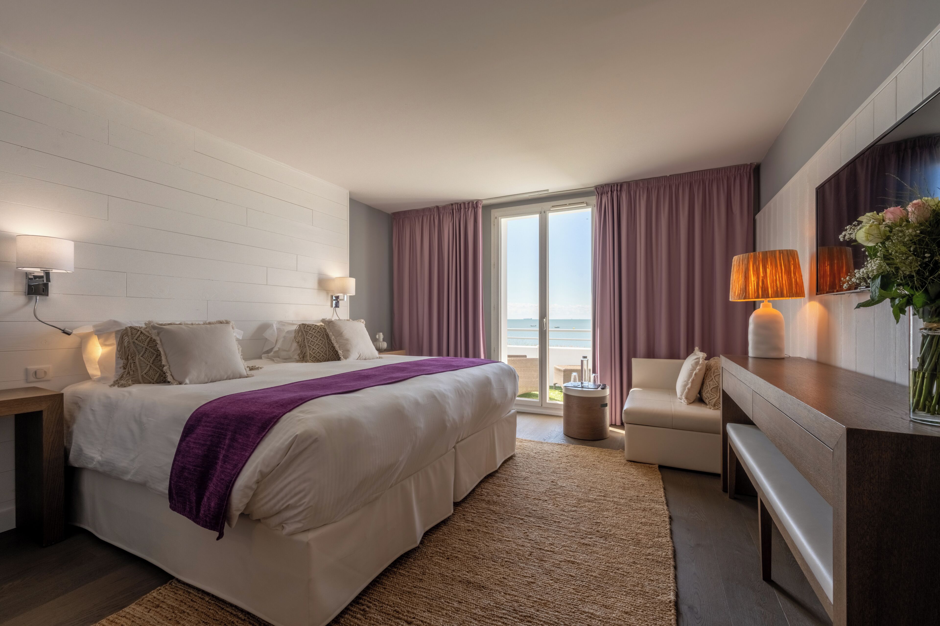 Quarto Premium, vista para o oceano | Roupa de alta qualidade, minibar, cofre no quarto, secretária 