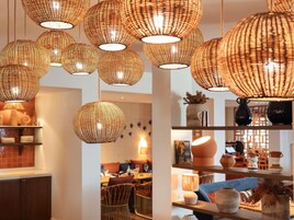 Café da manhã com buffet todos os dias mediante uma taxa