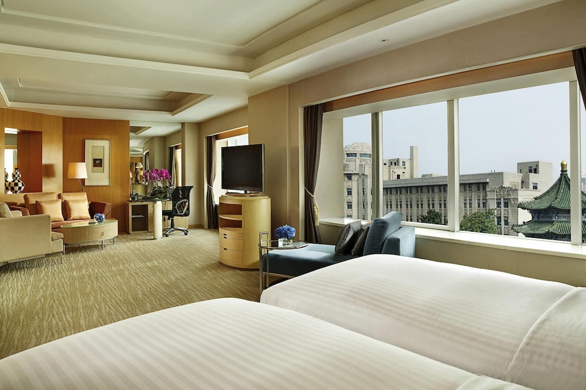 Suíte júnior, 2 camas de solteiro, acesso ao Club Lounge | 1 quarto, roupas de cama premium, frigobar, cofres nos quartos