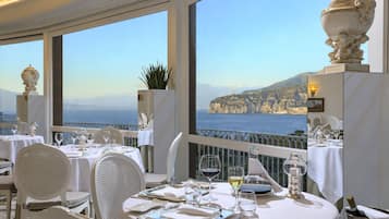 2 restaurantes, jantar, culinária regional
