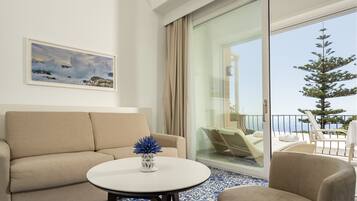 Suite Júnior, 1 cama king-size e sofá-cama, terraço (Modern Junior Suite terrace sea view) | Roupa de alta qualidade, edredões de penas, minibar, cofre no quarto