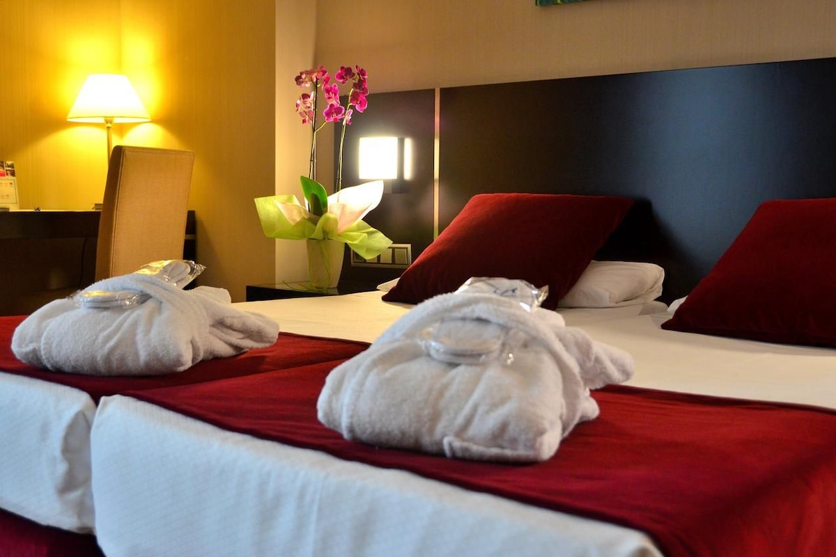 Minibar, cofre no quarto, quartos insonorizados, Wi-fi grátis 