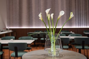 Pequeno-almoço tipo buffet diário (8 EUR por pessoa) 