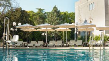 Piscina externa sazonal