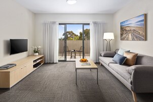 Televisor de 46 de polegadas com canais digitais, Netflix, Hulu 