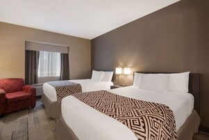 Quarto Standard, 2 camas de casal, não fumadores | Roupa de alta qualidade, camas de colchão pillowtop, cofre no quarto 