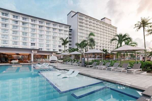 Book Crowne Plaza Resort Guam, an IHG Hotel in Tamuning | Hotels.com