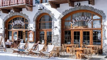 2 restaurantes, pequenos-almoços servidos