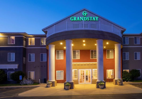 Grandstay Hotel & Suites - Ames, IA