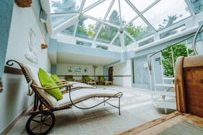 Sauna, banho turco, massagens de pedras quentes, massagens desportivas 