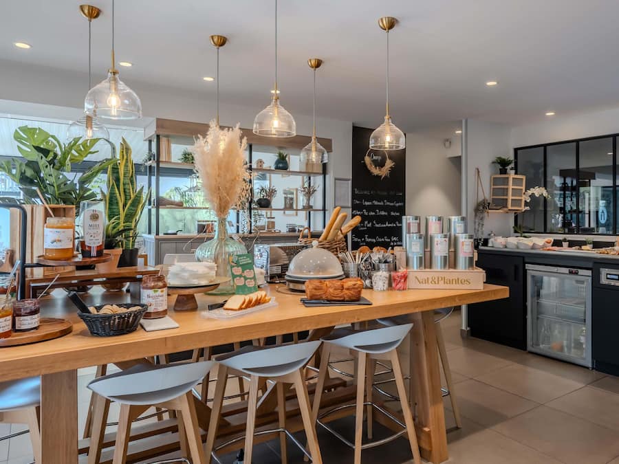 Café da manhã com buffet todos os dias mediante uma taxa