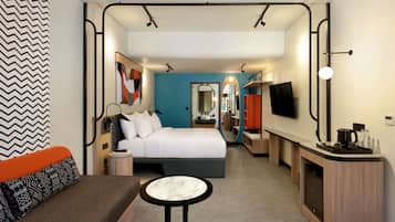 Quarto casal (TRIBE Max) | Cofres nos quartos, escrivaninha, Wi-Fi de cortesia, roupa de cama