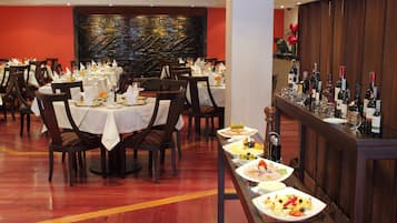 Café da manhã, almoço e jantar