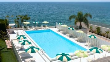 Piscina externa sazonal
