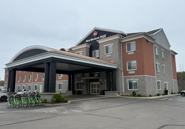 Best Western Plus 1000 Islands Hotel & Suites - Gananoque