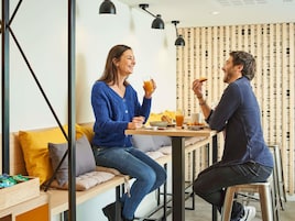 Pequeno-almoço tipo buffet diário mediante uma taxa
