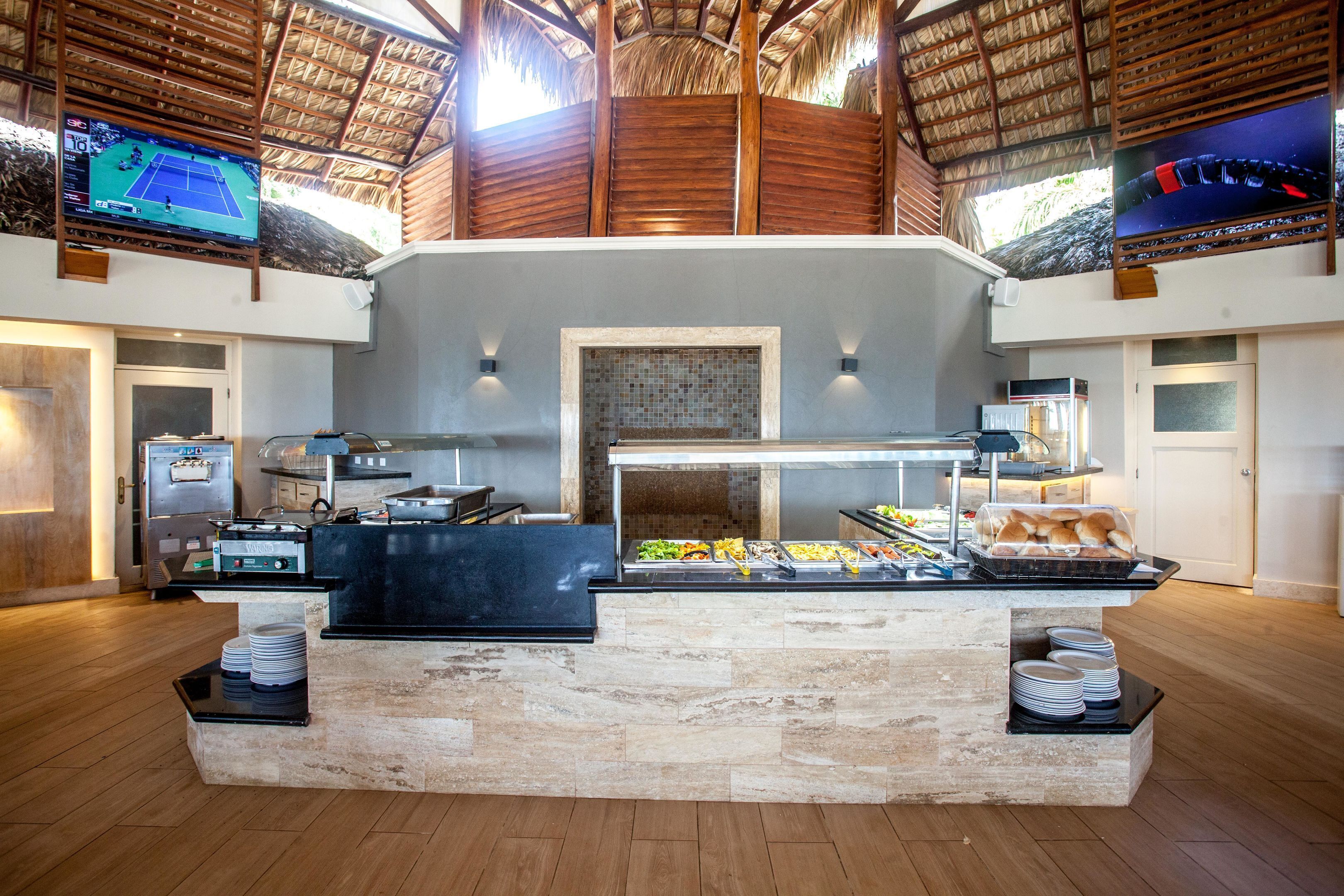 6 restaurantes, pequenos-almoços servidos, cozinha internacional 