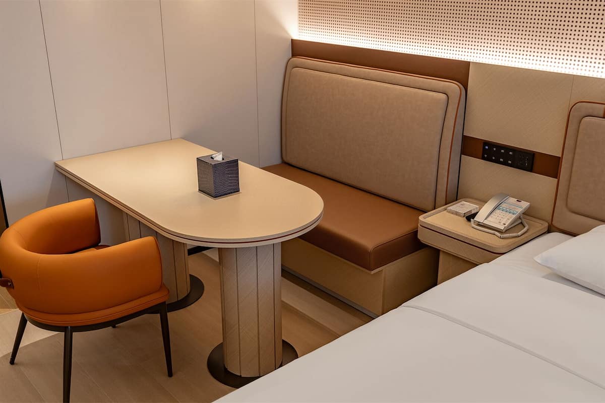 Quarto casal ou duplo empresarial | Edredons de pluma, cofres nos quartos, escrivaninha, cortinas blackout