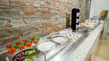Pequeno-almoço tipo buffet diário (324 MXN por pessoa)