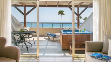 Deluxe Terrace Suite Sea View with Outdoor Whirlpool | Terraço/pátio