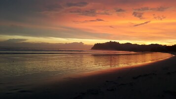 Perto da praia, toalhas de praia 
