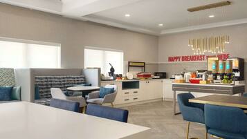 Café da manhã com buffet grátis