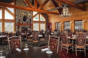 2 restaurantes, café da manhã, culinária americana