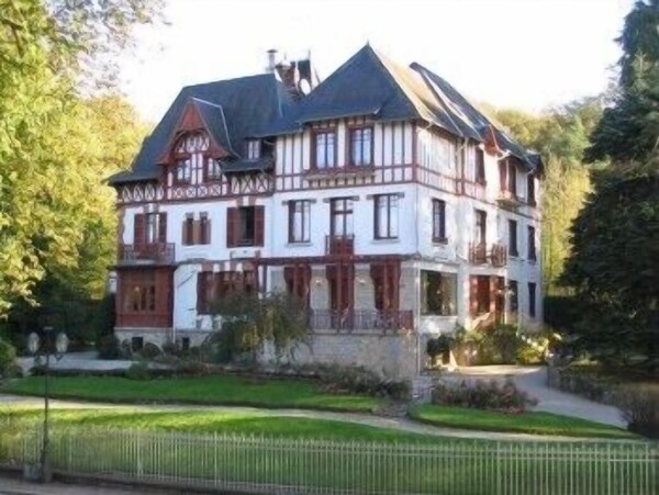 Bois Joli - Bagnoles de l'Orne