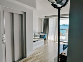 Presidential Suite | Frigobar, cofres nos quartos, individualmente mobiliados, escrivaninha