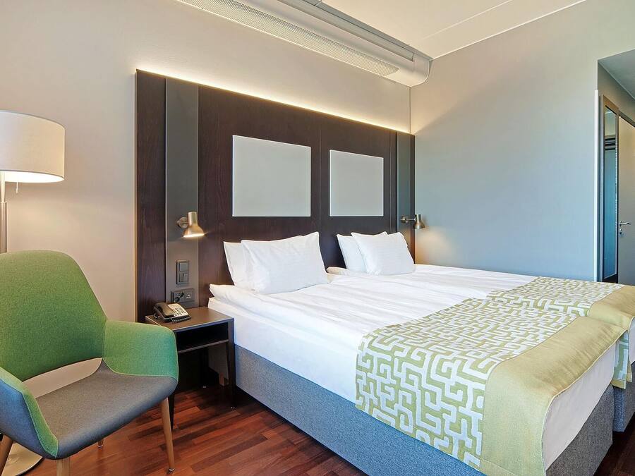 Cofre com capacidade para portátil, secretária