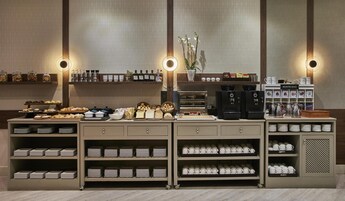 Pequeno-almoço tipo buffet diário mediante uma taxa 