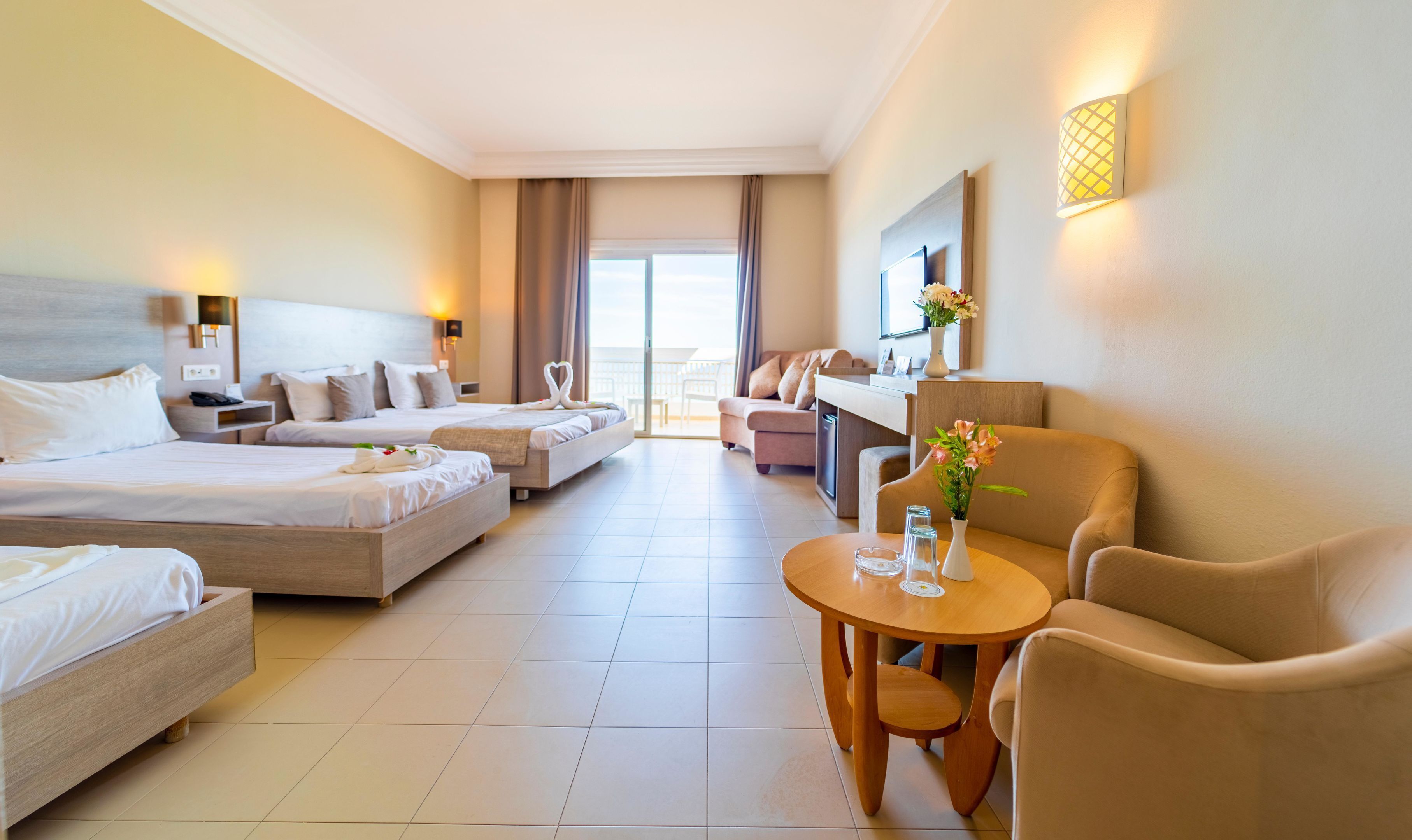 Minibar, cofre no quarto, cortinas/cortinados opacos, Wi-fi grátis 