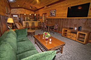 Quarto premier | Roupas de cama premium, ferros/tábuas de passar roupa, Wi-Fi de cortesia