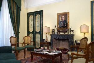 Área de estar no saguão