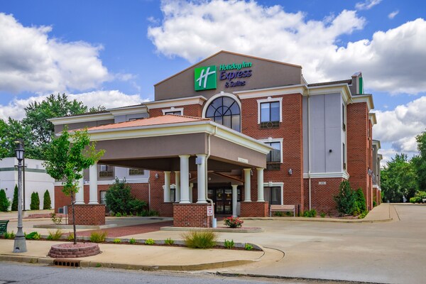 Holiday Inn Express Hotel & Suites South Bend By Ihg - South Bend, IN