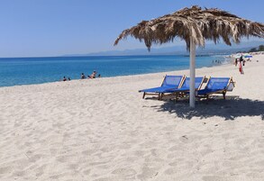 Serviço de traslado de/para a praia grátis 