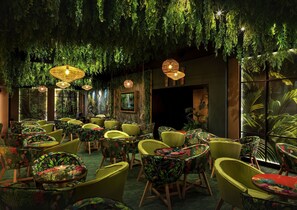 6 restaurantes, pequenos-almoços servidos, cozinha internacional 