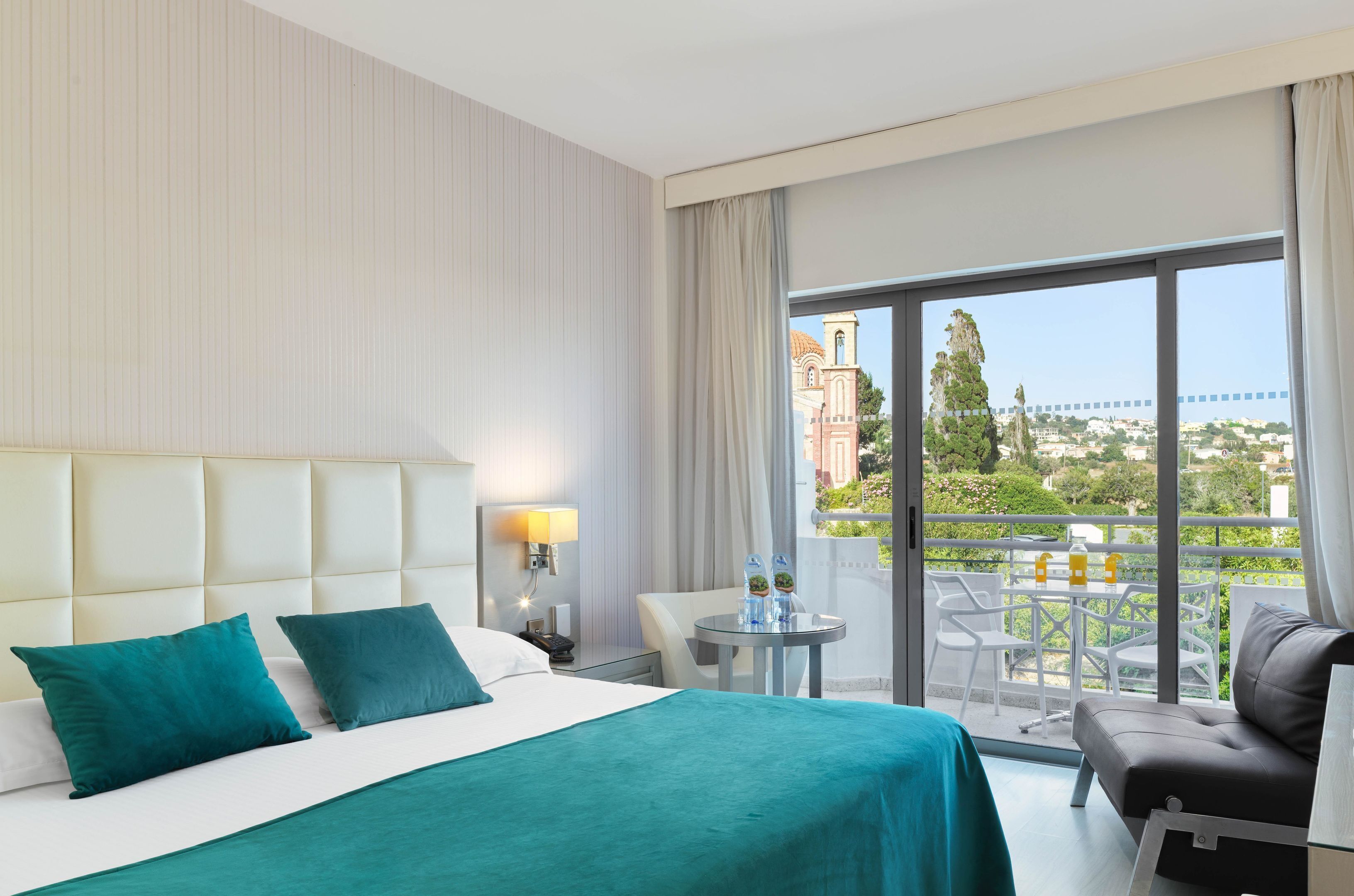 Quarto casal ou duplo, vista para a montanha | Cofres nos quartos, escrivaninha, Wi-Fi de cortesia, roupa de cama