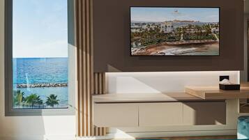 Quarto casal panorâmico, vista para o mar | Cofres nos quartos, escrivaninha, Wi-Fi de cortesia, roupa de cama